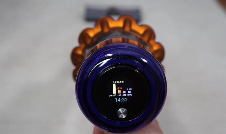 Miele Triflex HX1 vs. Dyson V15 Detect